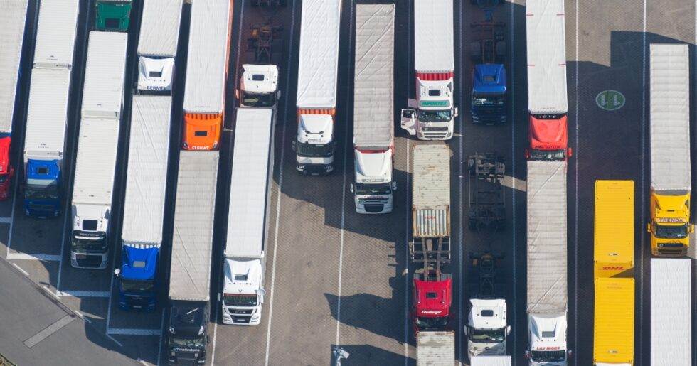 The Ultimate Guide to Safe Truck Parking - Apple Truck & Trailer