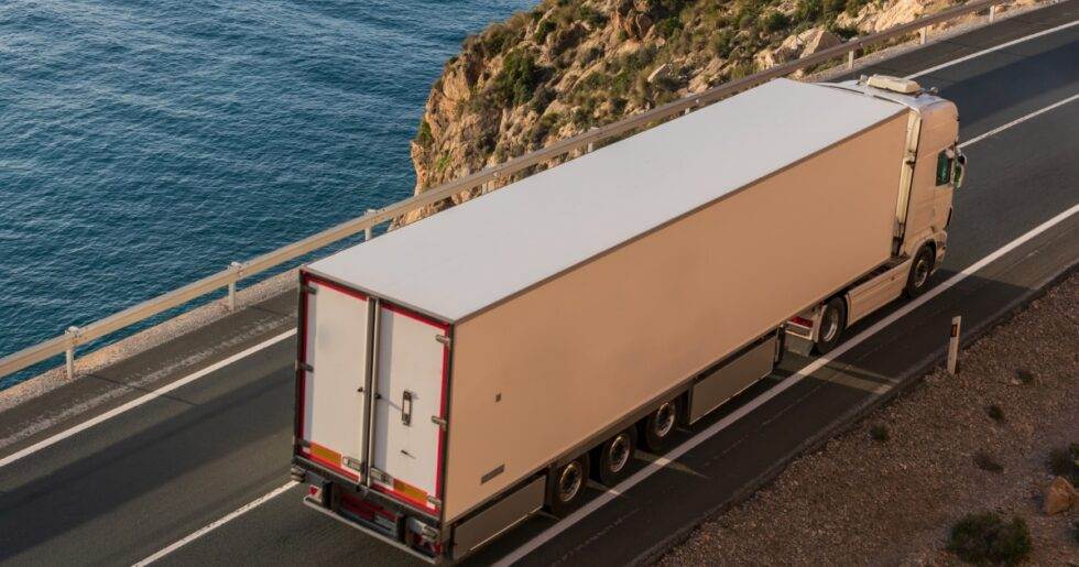 The Complete Guide to American Semi Trucks - Apple Truck & Trailer