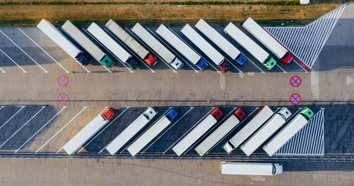 The Ultimate Guide to Safe Truck Parking - Apple Truck & Trailer